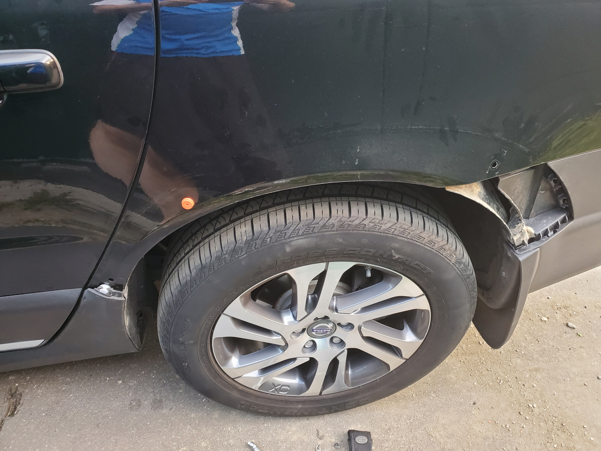 Окончание работ с молдингами — Volvo XC70 III, 2,4 л, 2014 года ...