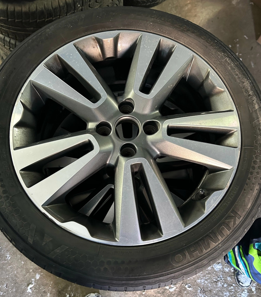 Шины летние Kumho 205/50 R17, литые диски 6Jx17 ET50 4x100 на Lada ...