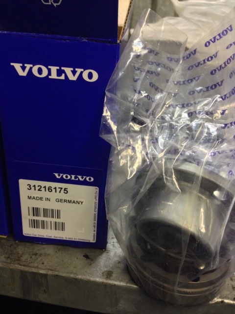 31216175 Муфта вала карданного передняя Volvo | Запчасти на DRIVE2