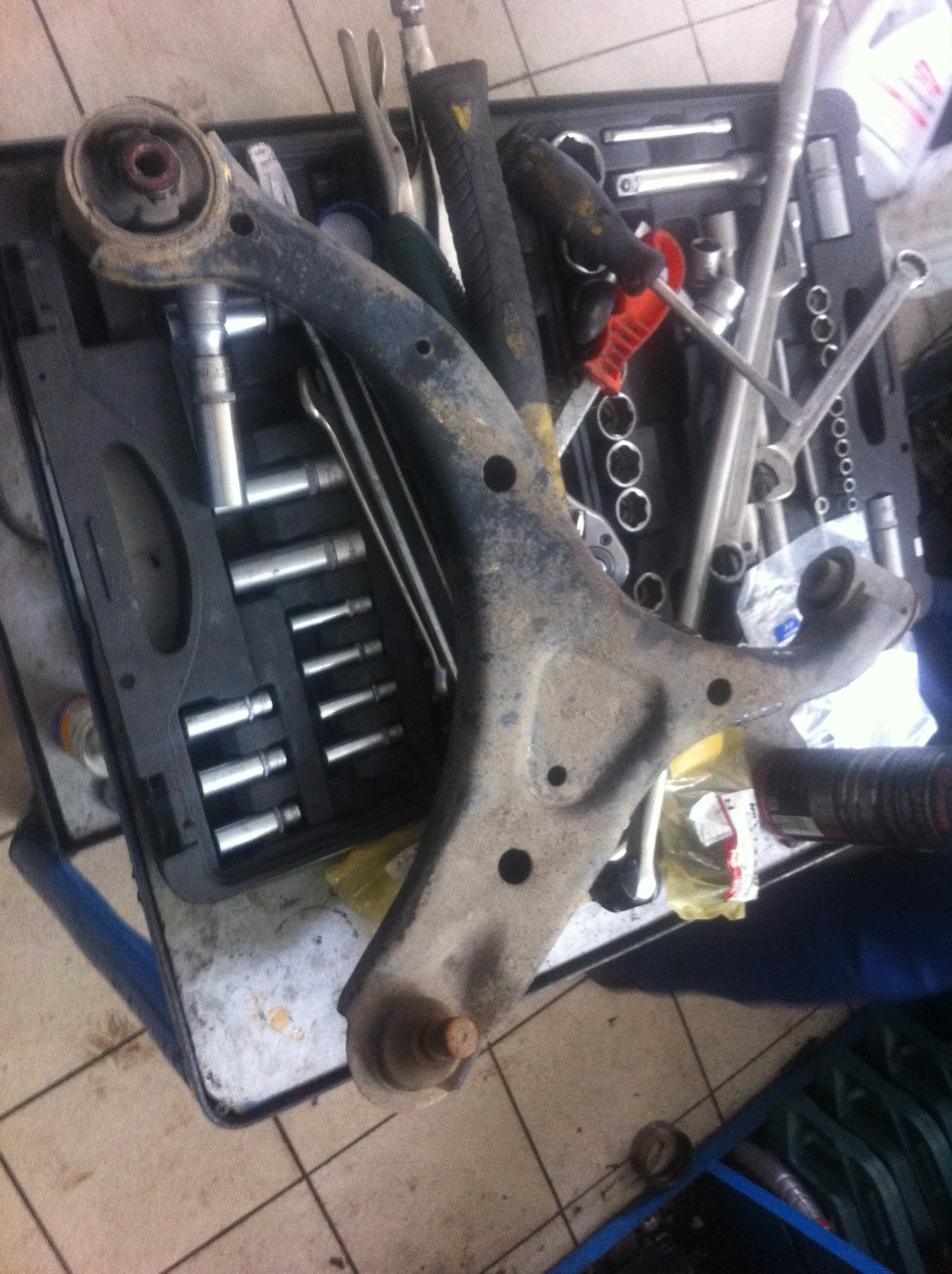 ревизия передних тормозов — Hyundai Santa Fe (2G), 2 л, 2010 года ...