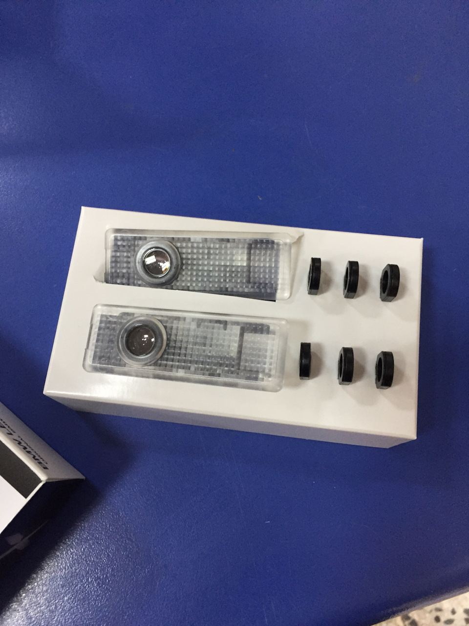 Подсветка двери 63312414105 — BMW 3 series (E46), 2,5 л, 2002 года ...