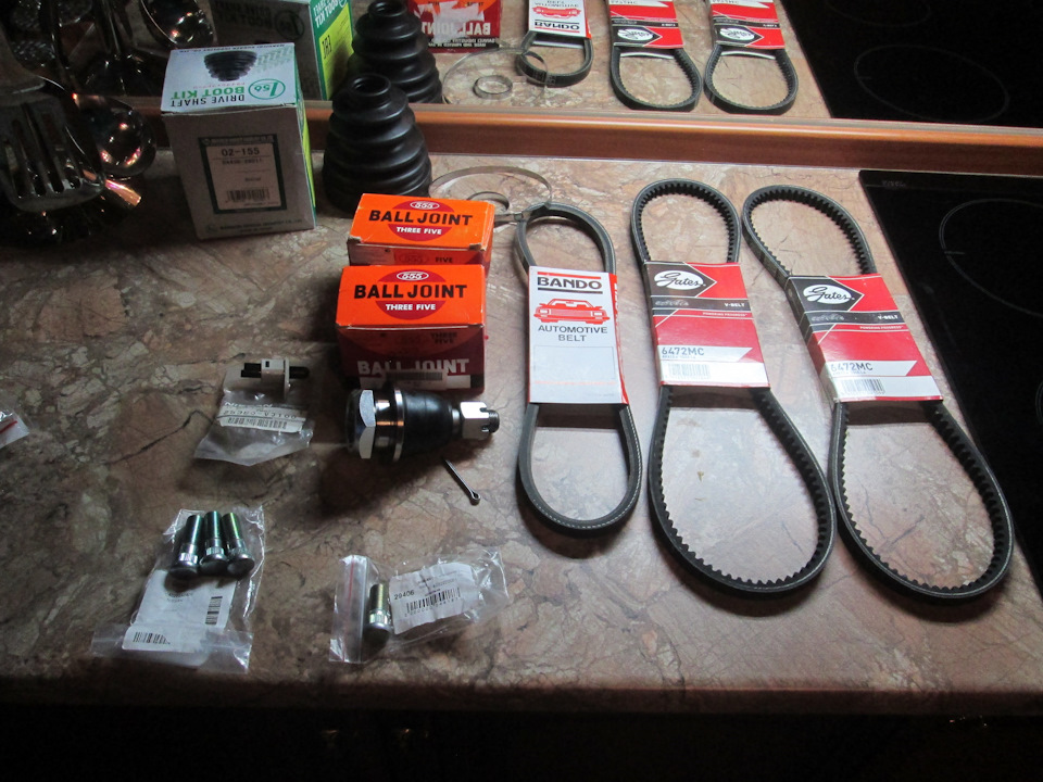 пришли шаровые опоры, пыльник шруса, ремни — Nissan NP300, 2,5 л, 2008 ...