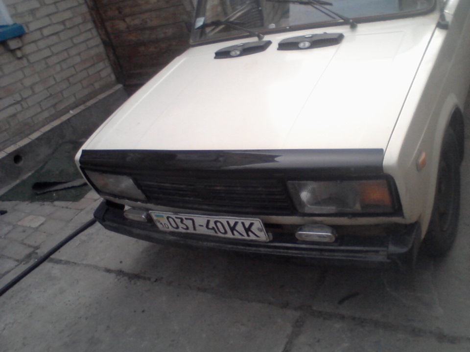 Мухобойка — Lada 2105, 1,5 л, 1983 года | аксессуары | DRIVE2