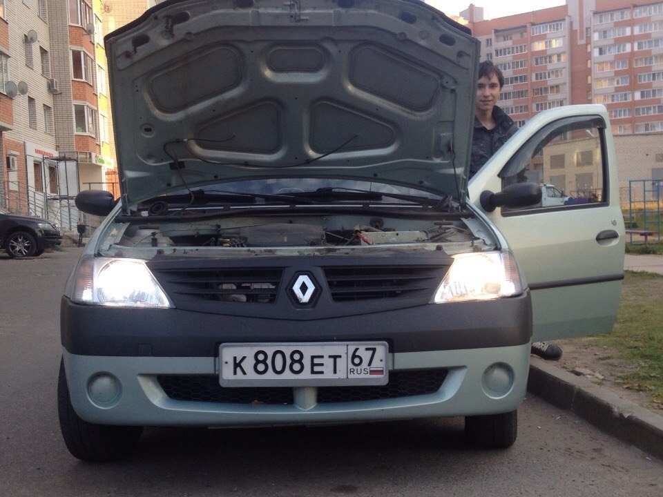 Маханул лампочки в фарах — Renault Logan (1G), 1,4 л, 2007 года ...