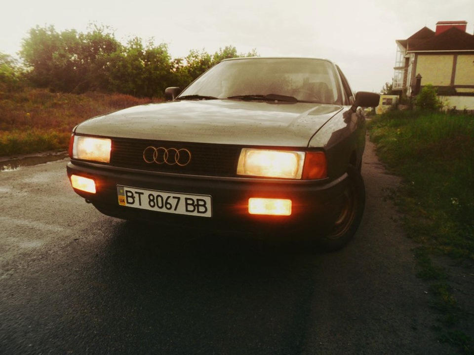 В дождливый день пару фоток) — Audi 80 (B3), 1,8 л, 1987 года ...