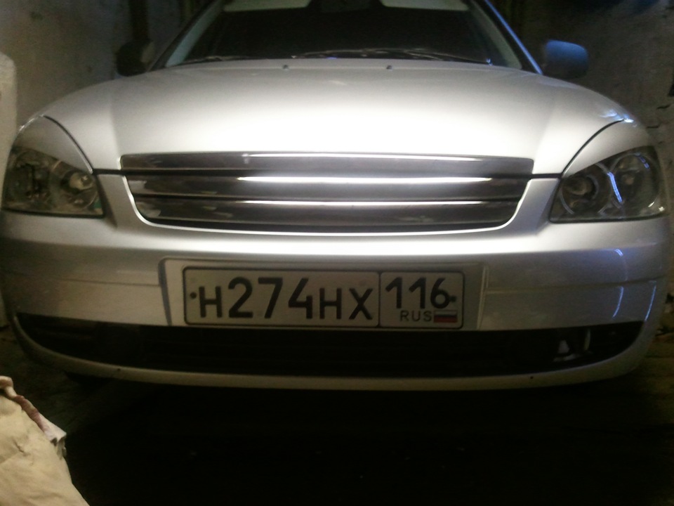 реснички — Lada Приора хэтчбек, 1,6 л, 2011 года | аксессуары | DRIVE2