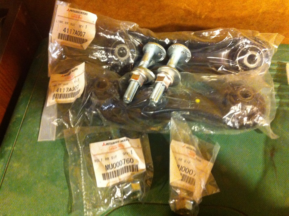 #52_Замена рычагов схождения — Mitsubishi Lancer X, 2 л, 2008 года ...