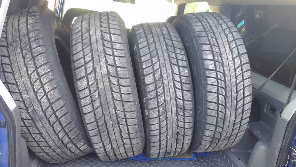 продам шины TRIANGLE TR777 235/70 R16 зима — Suzuki Jimny (1G), 0,7 л ...