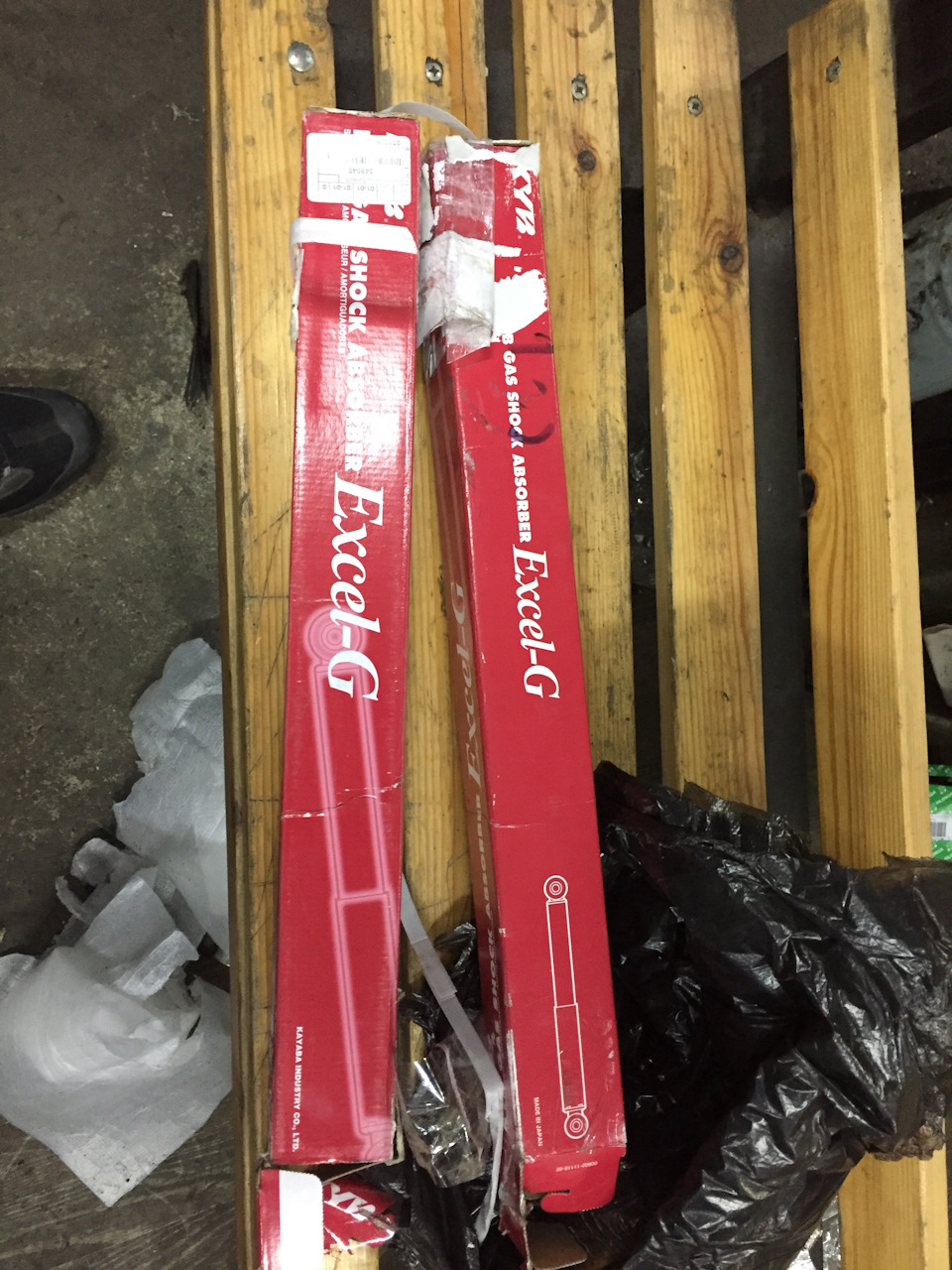 Замена задних амортизаторов (Kayaba) — Mitsubishi Outlander XL, 3 л ...