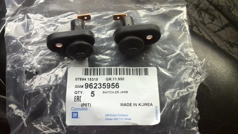 96235956 Концевой выключатель двери / Chevrolet 97~ GM | Запчасти на DRIVE2