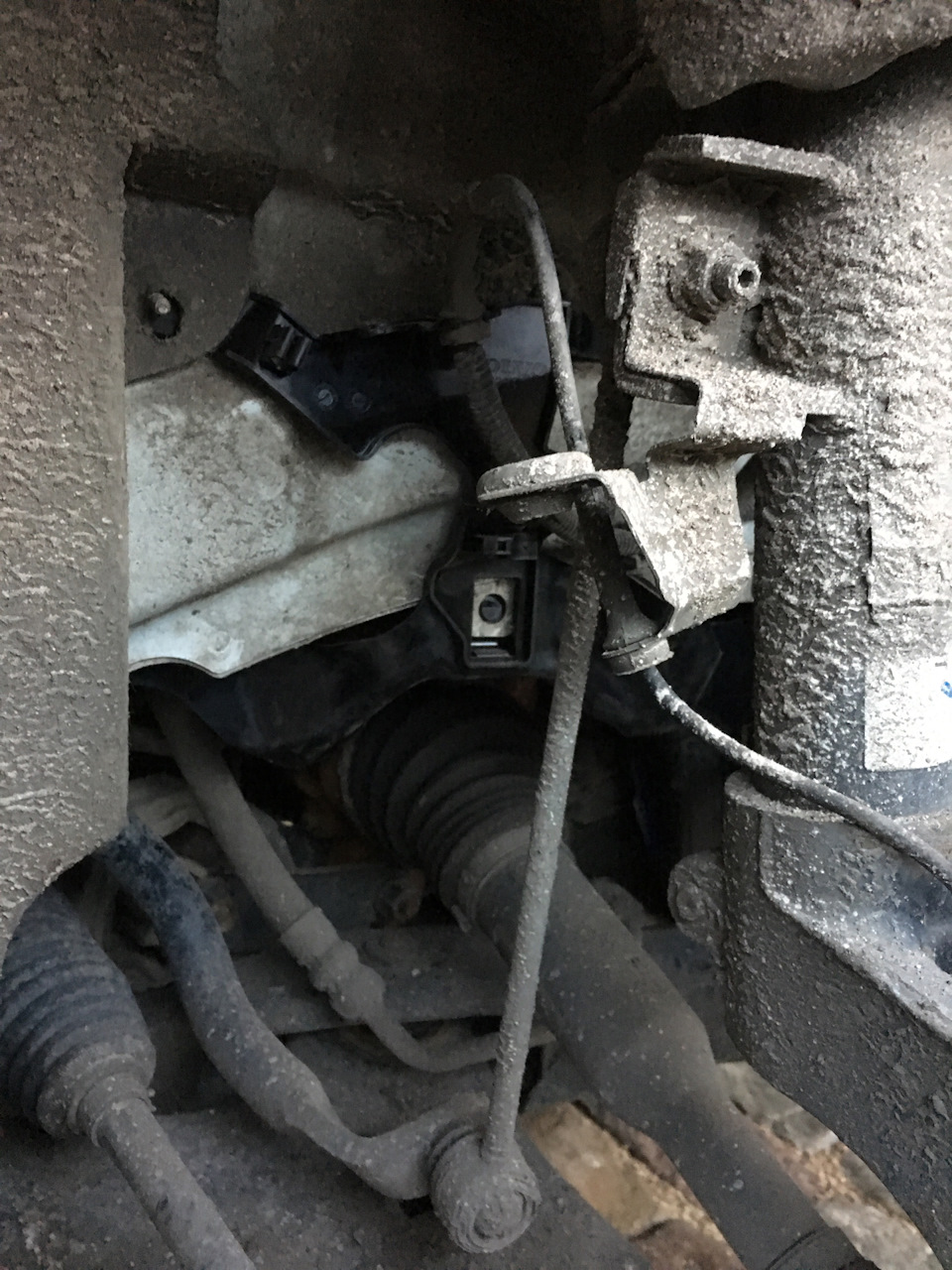 Защита приводного ремня от грязи — Volvo XC60 (1G), 2 л, 2014 года ...