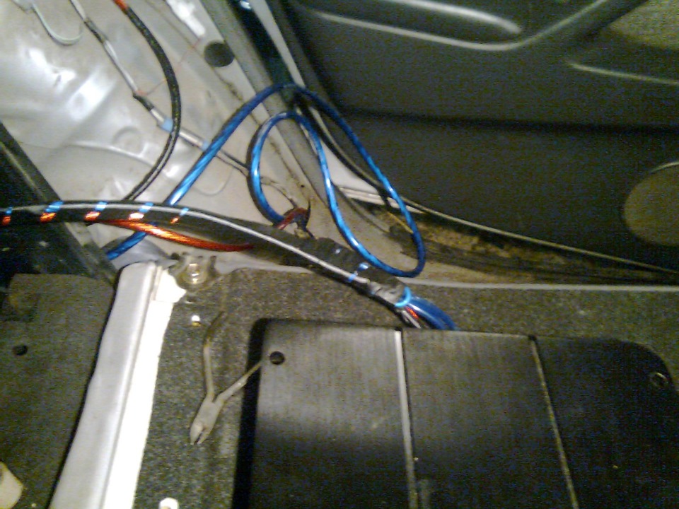 Установили провода и усилитель — Toyota Camry (V40), 2 л, 1995 года ...