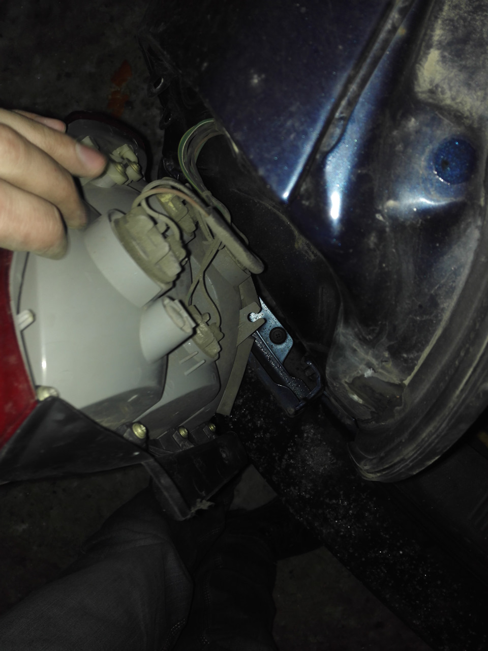 Установка фаркопа — Hyundai Accent (2G), 1,5 л, 2006 года | тюнинг | DRIVE2