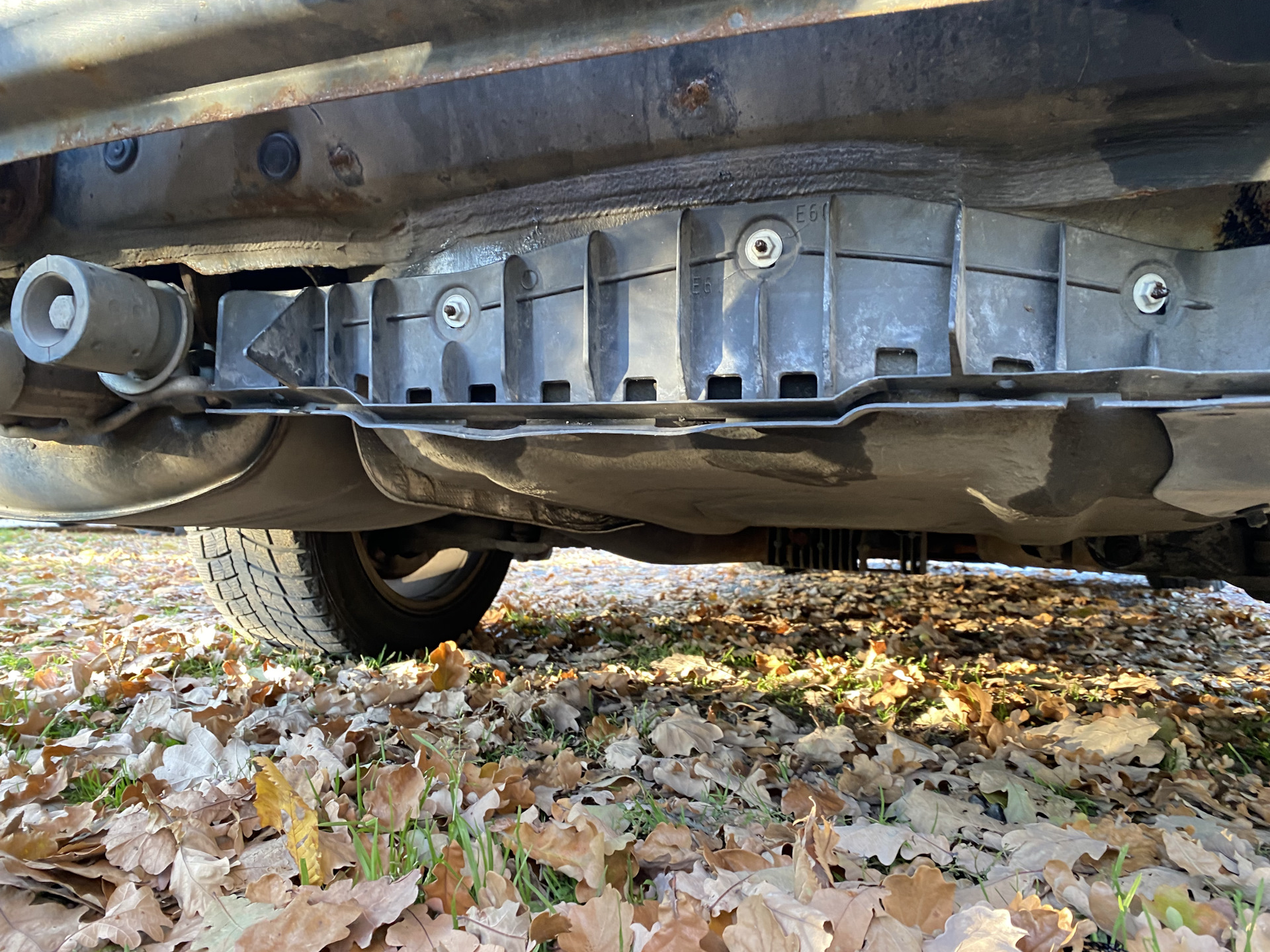 5.S715А (начало) Задний бампер м-тех, рест фонари и мелочи — BMW 5 ...