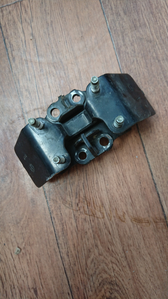 Подушка акпп toyota mark 2 на Toyota Cresta (90), Toyota Mark II (90 ...