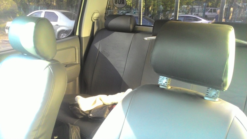 Чехлы из экокожи — Toyota Hilux (7G), 2,5 л, 2013 года | стайлинг | DRIVE2
