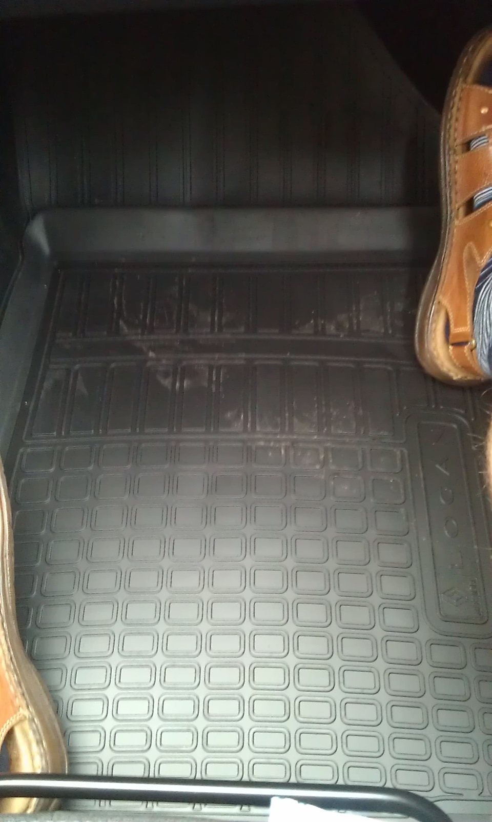 #7 Коврики в салон — Renault Logan (2G), 1,6 л, 2014 года | аксессуары ...