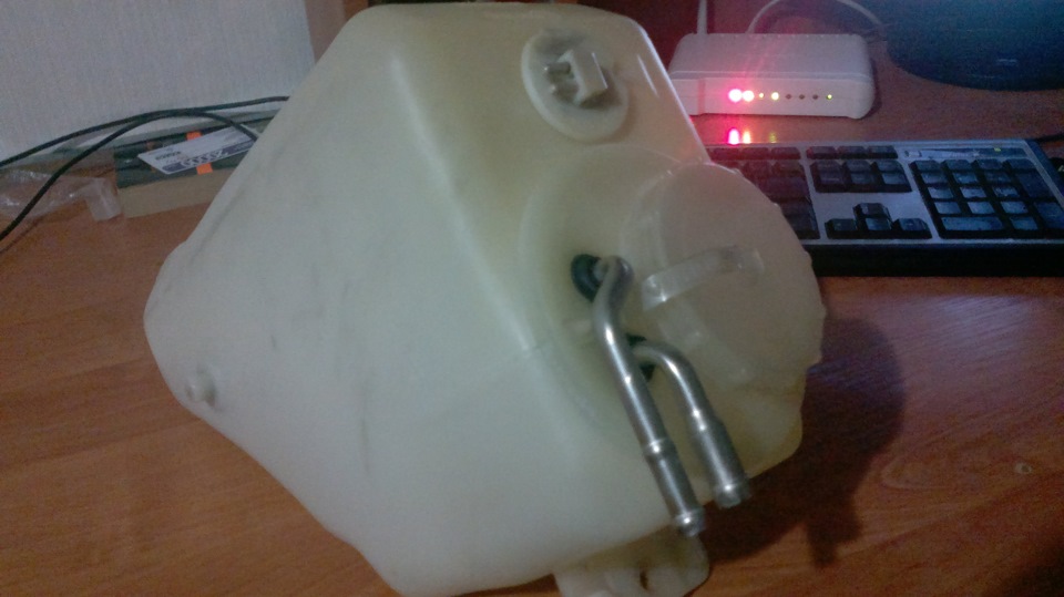 Бачок омывателя (моем, чистим, ищу резинки) — Mercedes-Benz E-Class ...