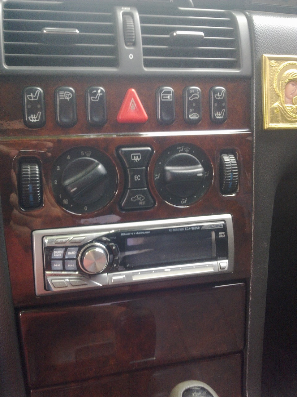 Alpine CDA-9855 — Mercedes-Benz E-Class (W210), 2,2 л, 2000 года ...