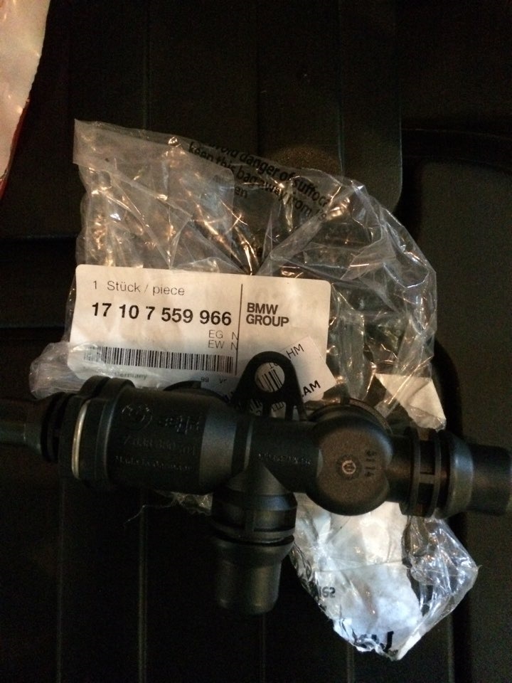 Помпа и термостат АКПП — BMW X5 (E53), 4,4 л, 2002 года | плановое ТО ...