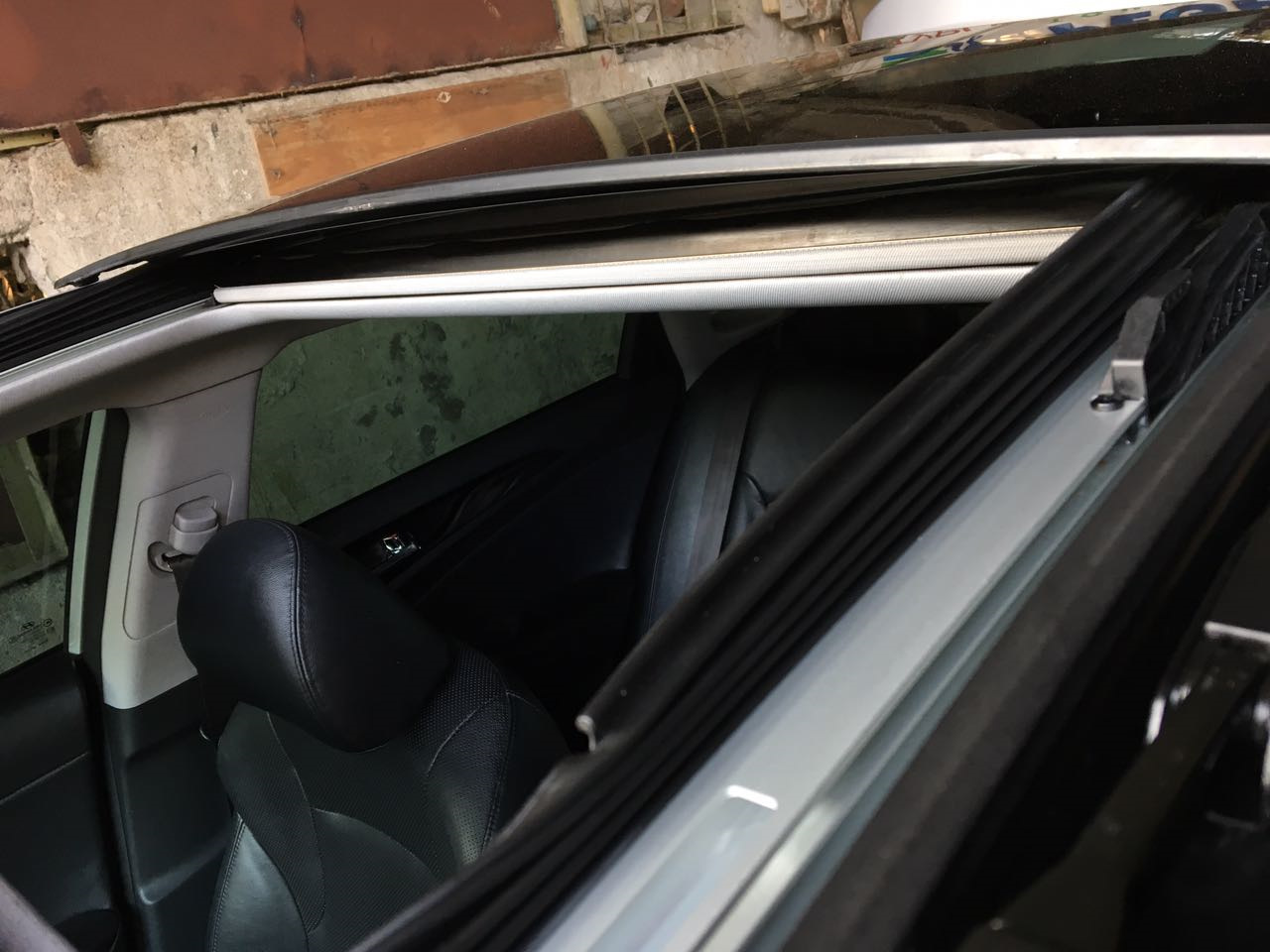 Чистка и смазка панорамной крыши (дубль2) — Hyundai Sonata VI (YF), 2,4 ...
