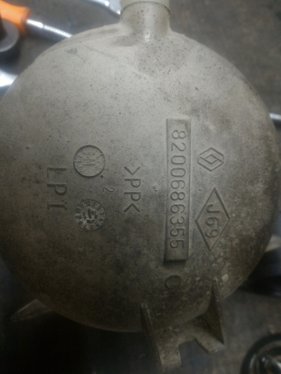 8200686355 Бачок расширительный RENAULT KANGOO 97-07 ОЕ: RENAULT ...