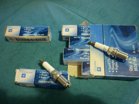 96307562 СВЕЧА ЗАЖИГАНИЯ EPICA 2.0/2.5 GM | Запчасти на DRIVE2