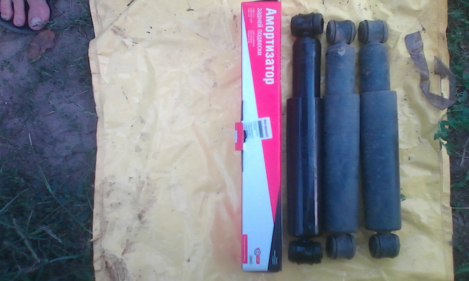 Задние амортизаторы, замена. — Lada 4x4 3D, 1,7 л, 1997 года | своими ...