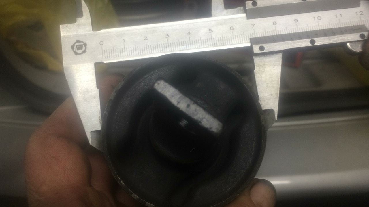 Сайлентблок продольного рычага — Dodge Caliber, 2 л, 2006 года ...