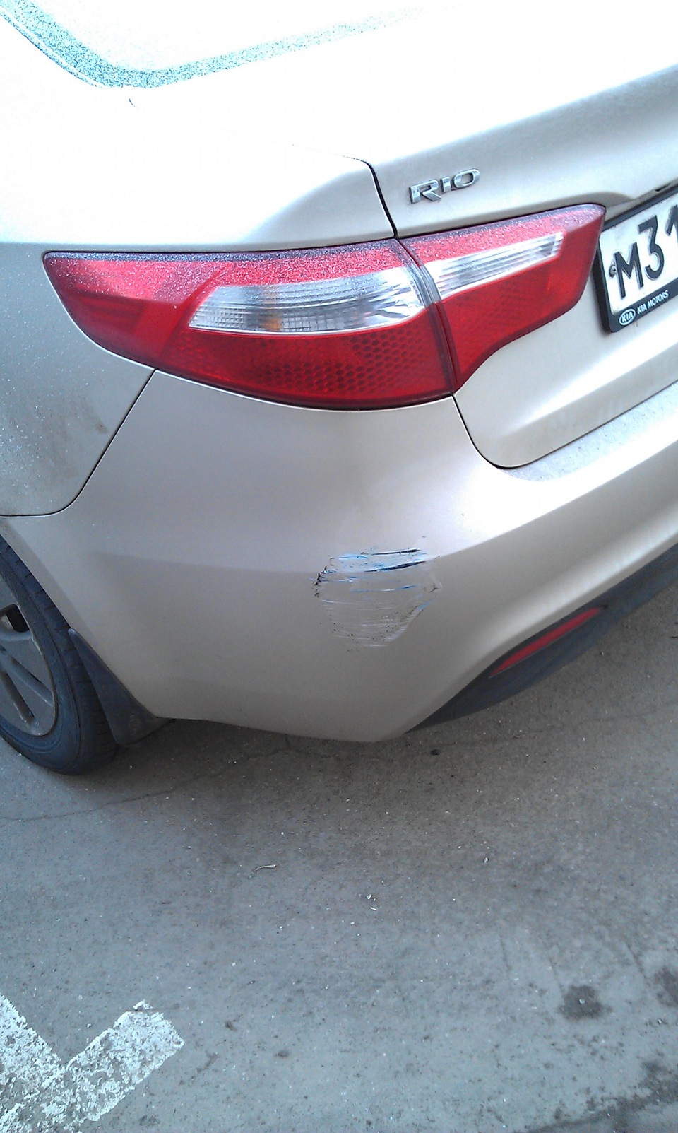 Задний бампер. — KIA Rio (3G), 1,6 л, 2012 года | ДТП | DRIVE2