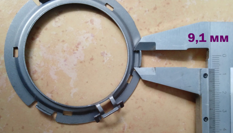 Renault. Держатель датчика ABS 47960BC00A. — Renault Scenic II, 1,5 л ...