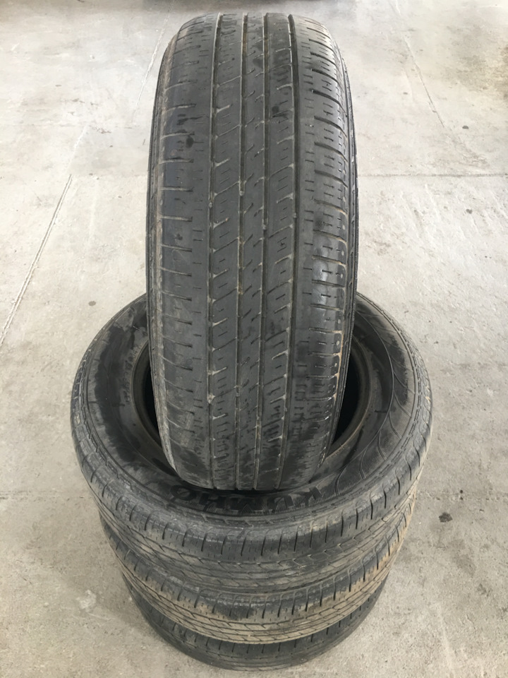 Шины всесезонные Kumho 235/65 R17 на KIA Sorento (3G). Б/у | 5 000 ₽ в ...