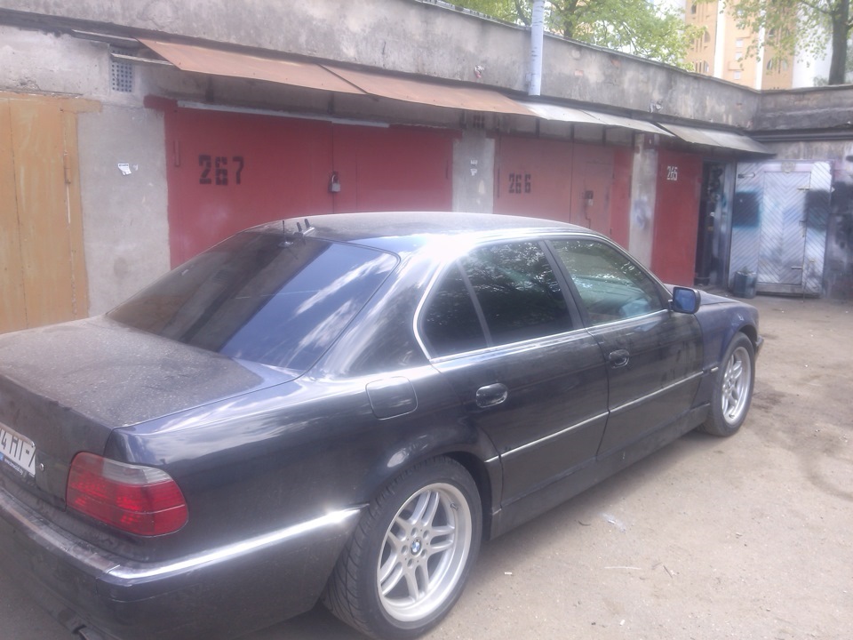 Выбор между дисками 37 или 95 стиль — BMW 7 series (E38), 4,4 л, 1999 ...