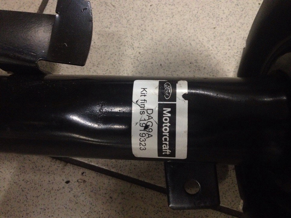 Передние стойки, пыльники. Замена — Ford Focus Hatchback II, 1,6 л ...