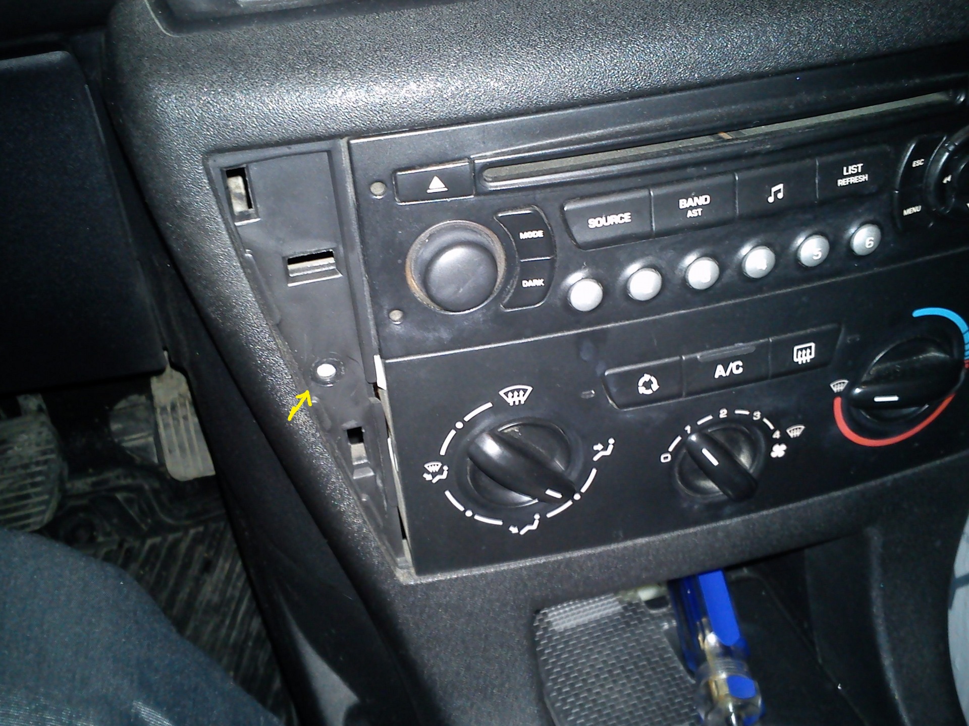 не захлопывалась… — Citroen C4 (1G), 1,6 л, 2006 года | поломка | DRIVE2