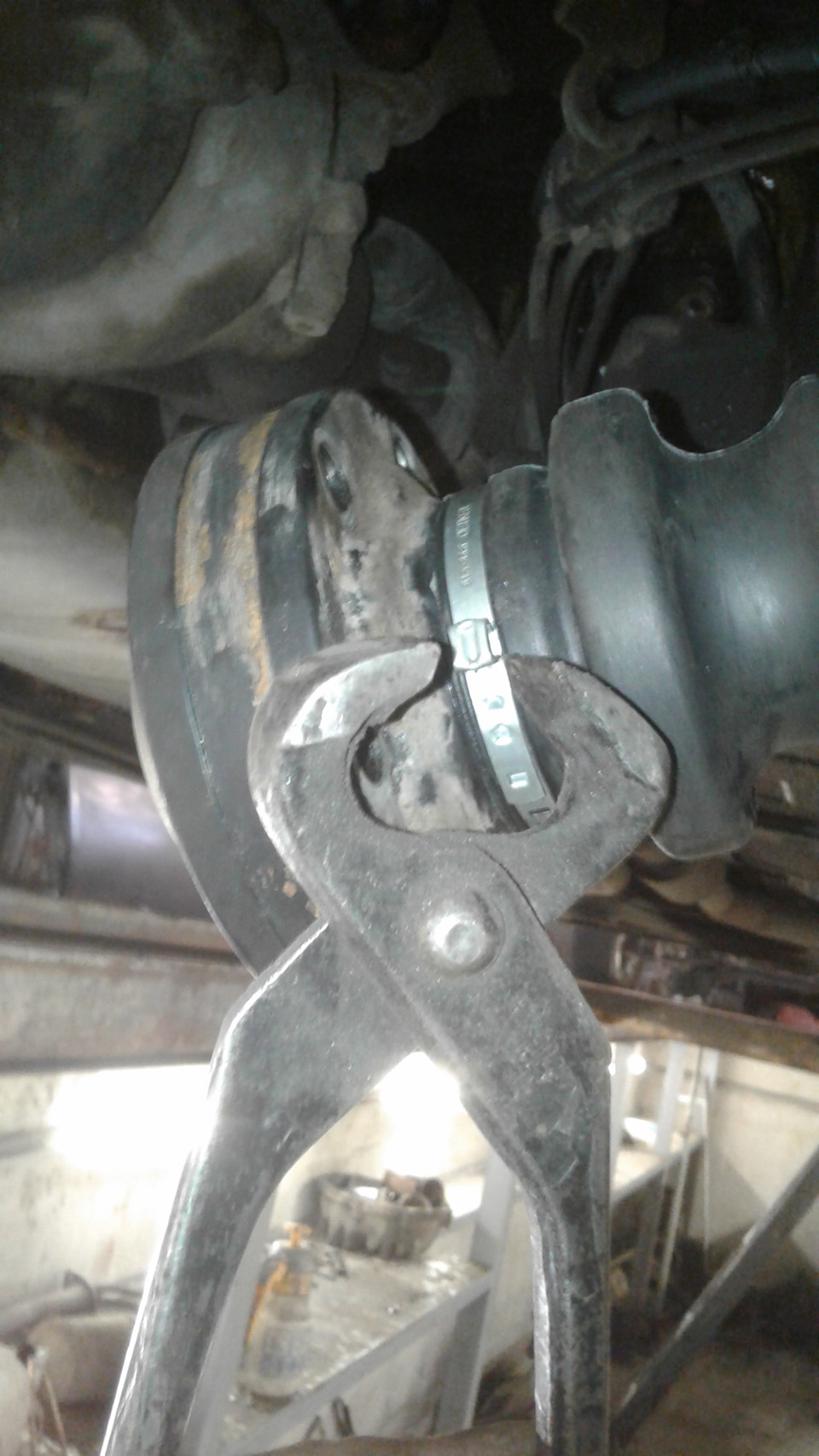 57. Пыльник ШРУСа — Mercedes-Benz S-Class (W140), 5 л, 1995 года ...