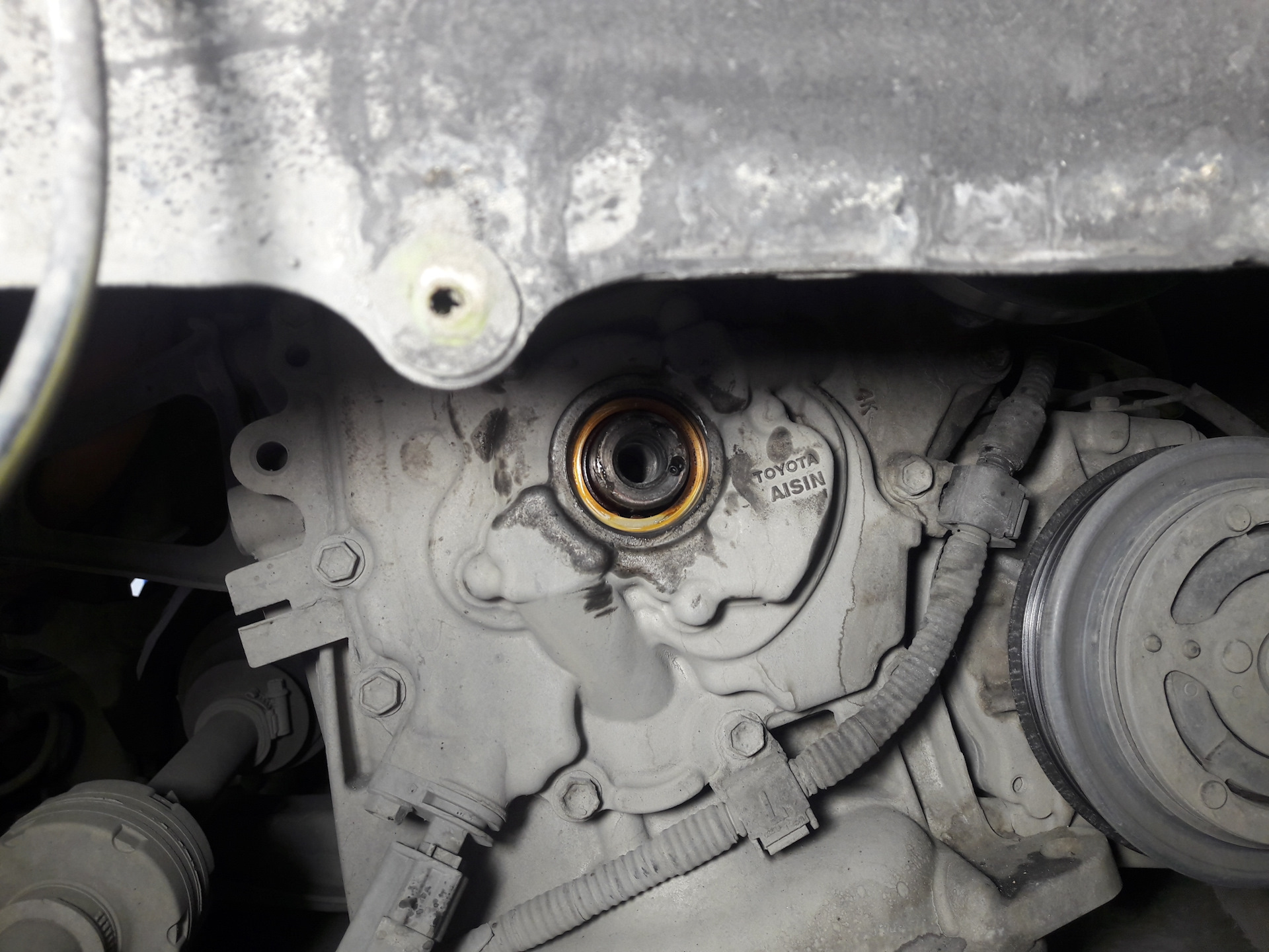 Замена переднего сальника коленвала и помпы. — Toyota Allex, 1,5 л ...