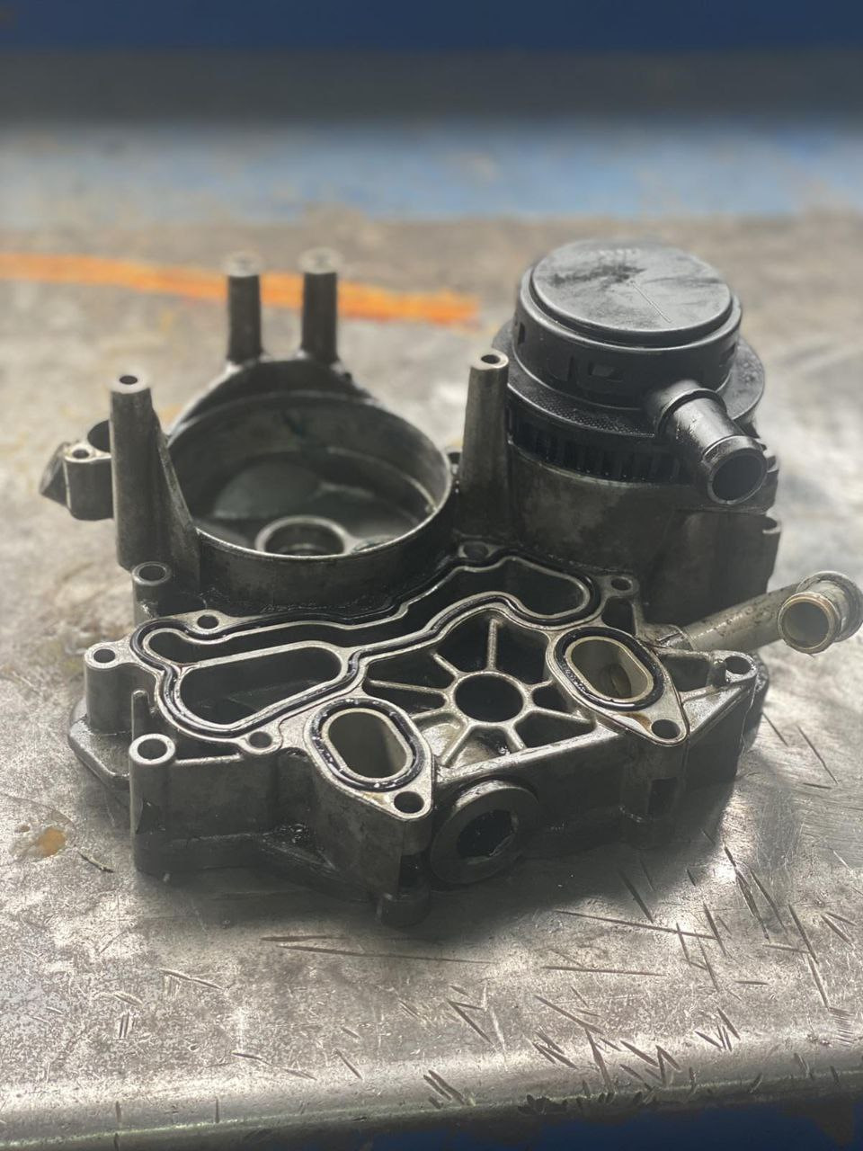 Устранение течи в развале двигателя, а также замена всех уплотнителей в ...