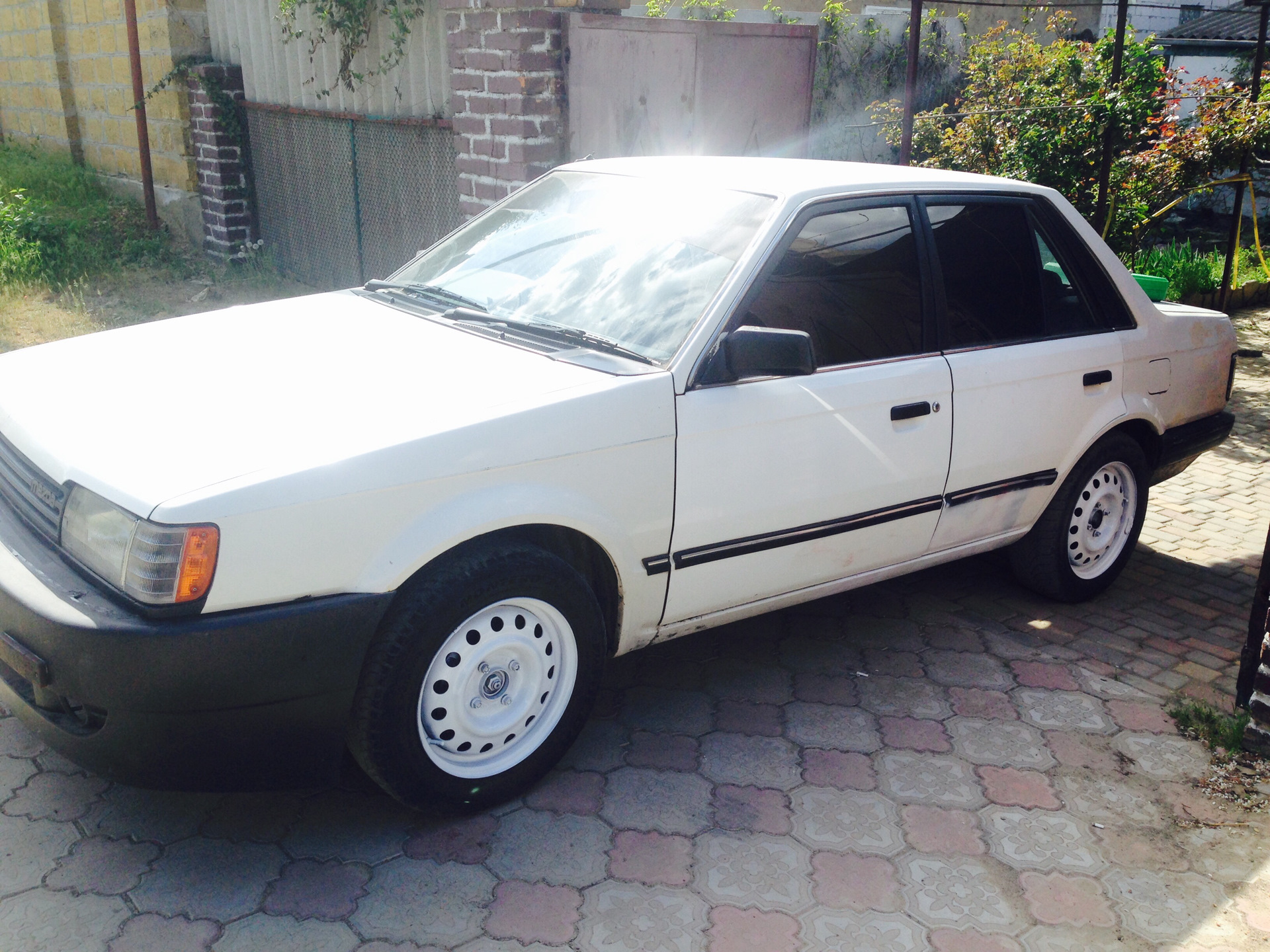 Штампы в белый! — Mazda 323 III, 1,5 л, 1987 года | колёсные диски | DRIVE2