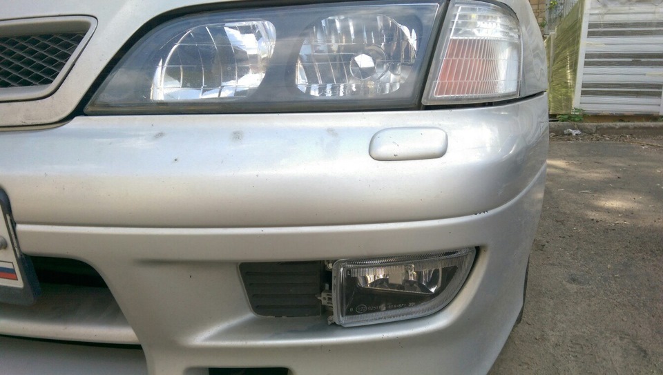 Замена ПТФ на оригинал Valeo (долой ксенон и Ichikon) — Nissan Primera (P11), 2 л, 1998 года ...