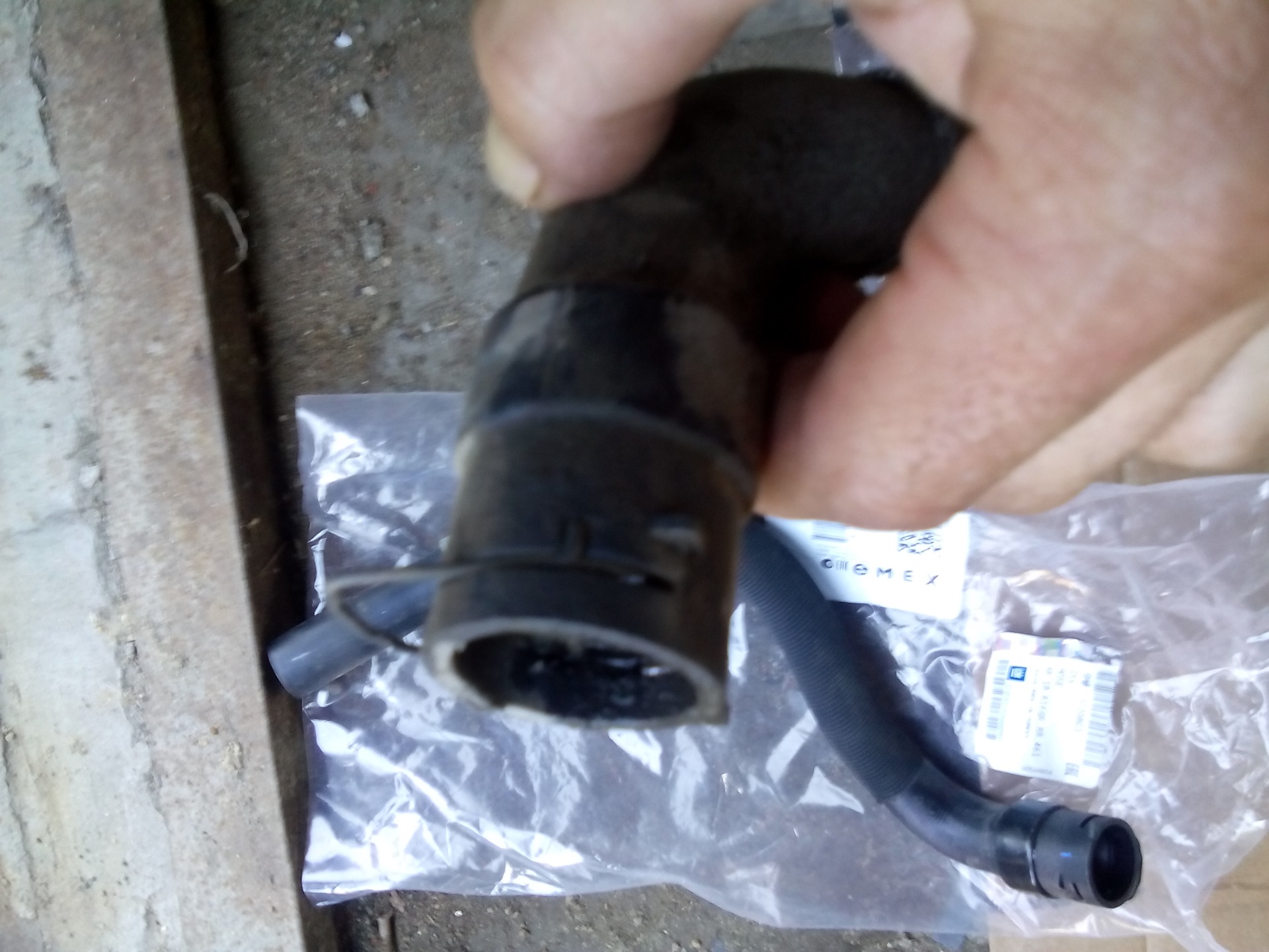 Замена шлангов отопителя — Opel Meriva (A), 1,4 л, 2006 года | своими ...