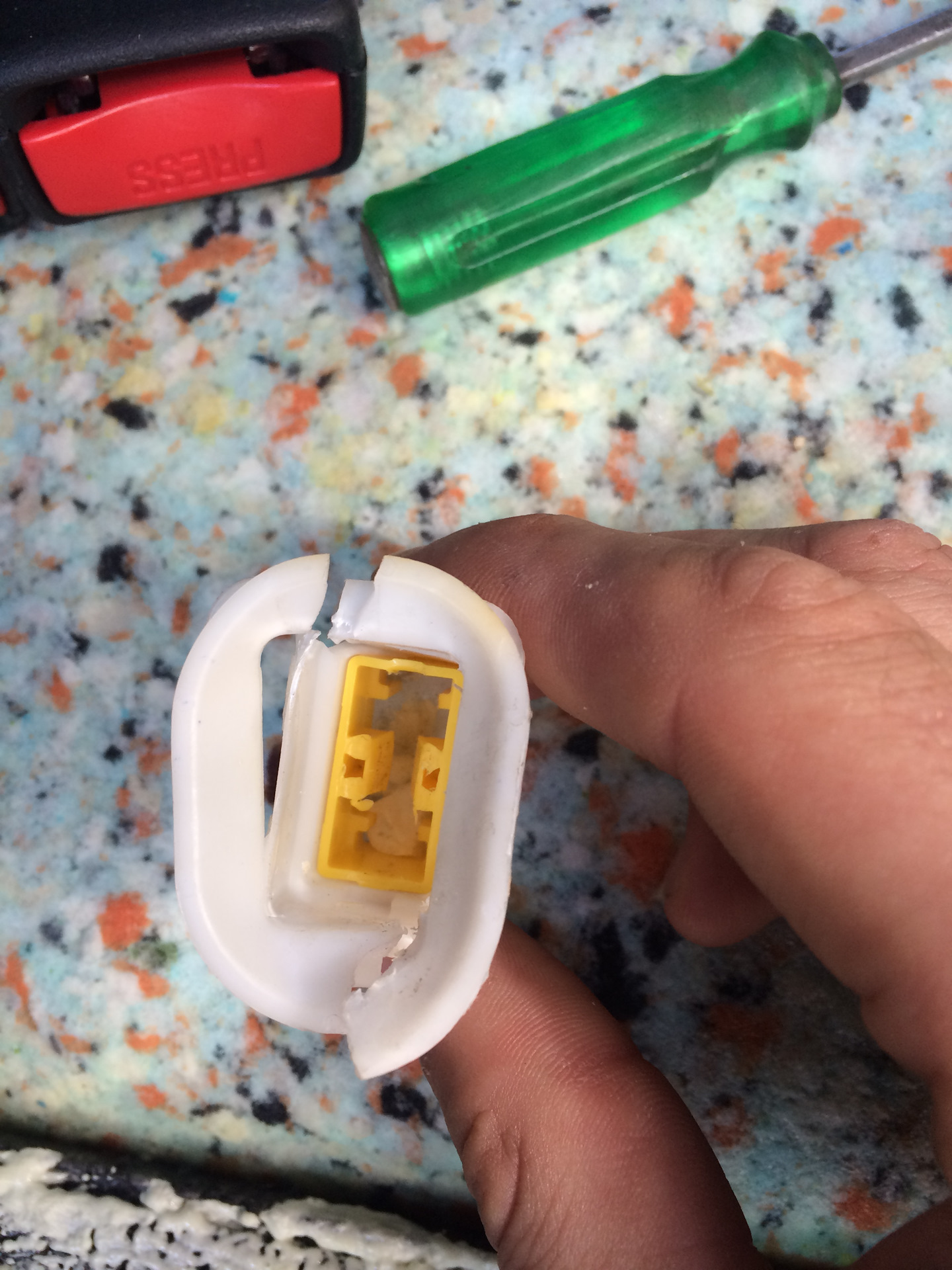 Направляющая (клипса крепления) заднего дивана ASX — Mitsubishi ASX, 2 ...