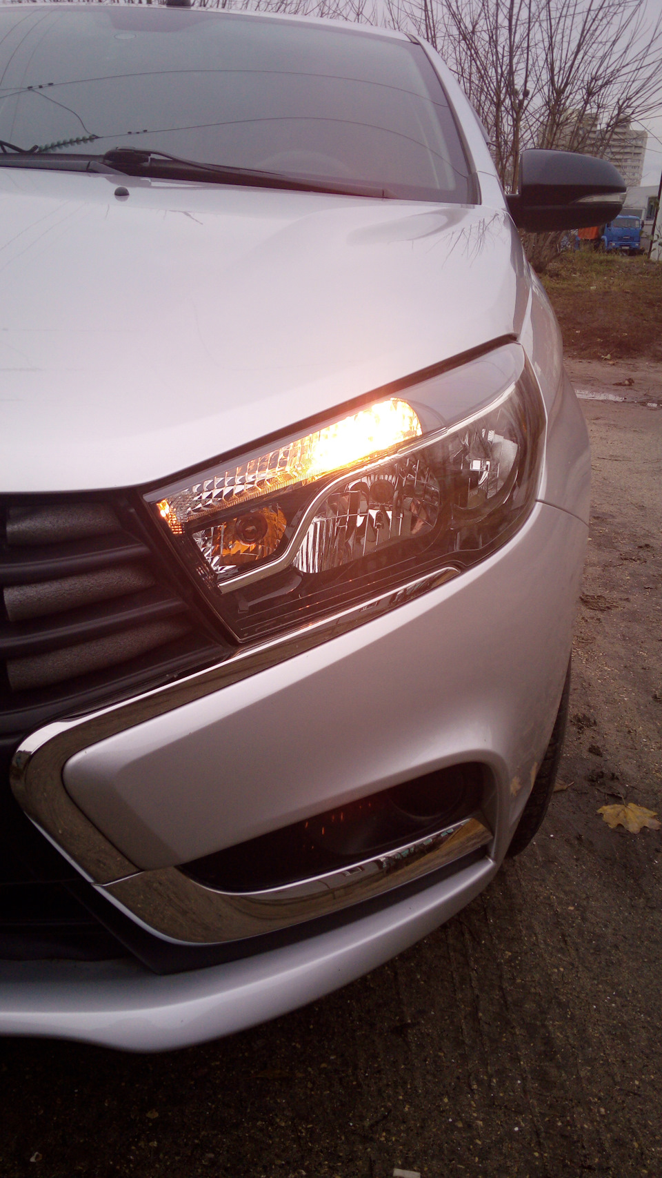 Замена лампочек ДХО и габаритов — Lada Vesta (1G), 1,6 л, 2017 года ...