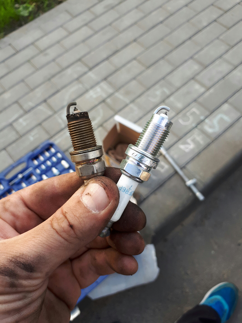 Замена свечей — Audi A1 (1G), 1,2 л, 2011 года | своими руками | DRIVE2