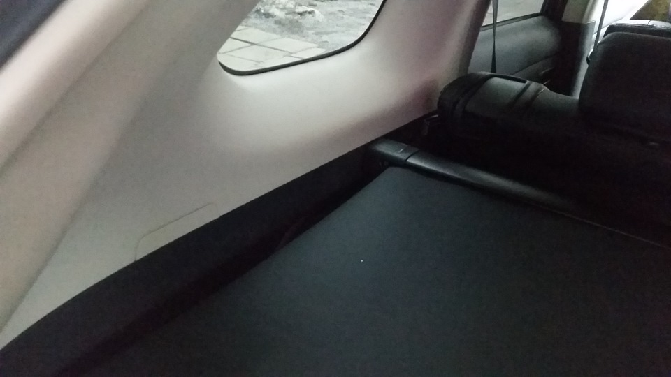 Шторка багажника Mitsubishi — Mitsubishi Outlander (3G), 2 л, 2013 года ...