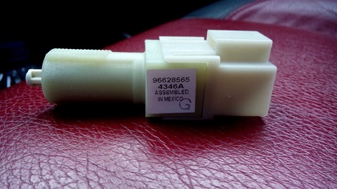 96628565 Выключатель стоп-сигнала GM | Запчасти на DRIVE2