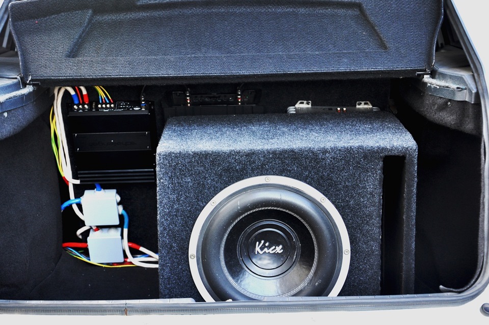 Басс от Kicx — Голова qs 300 + Моник qs 1.600 — Lada Приора хэтчбек, 1,6 л, 2012 года | автозвук ...