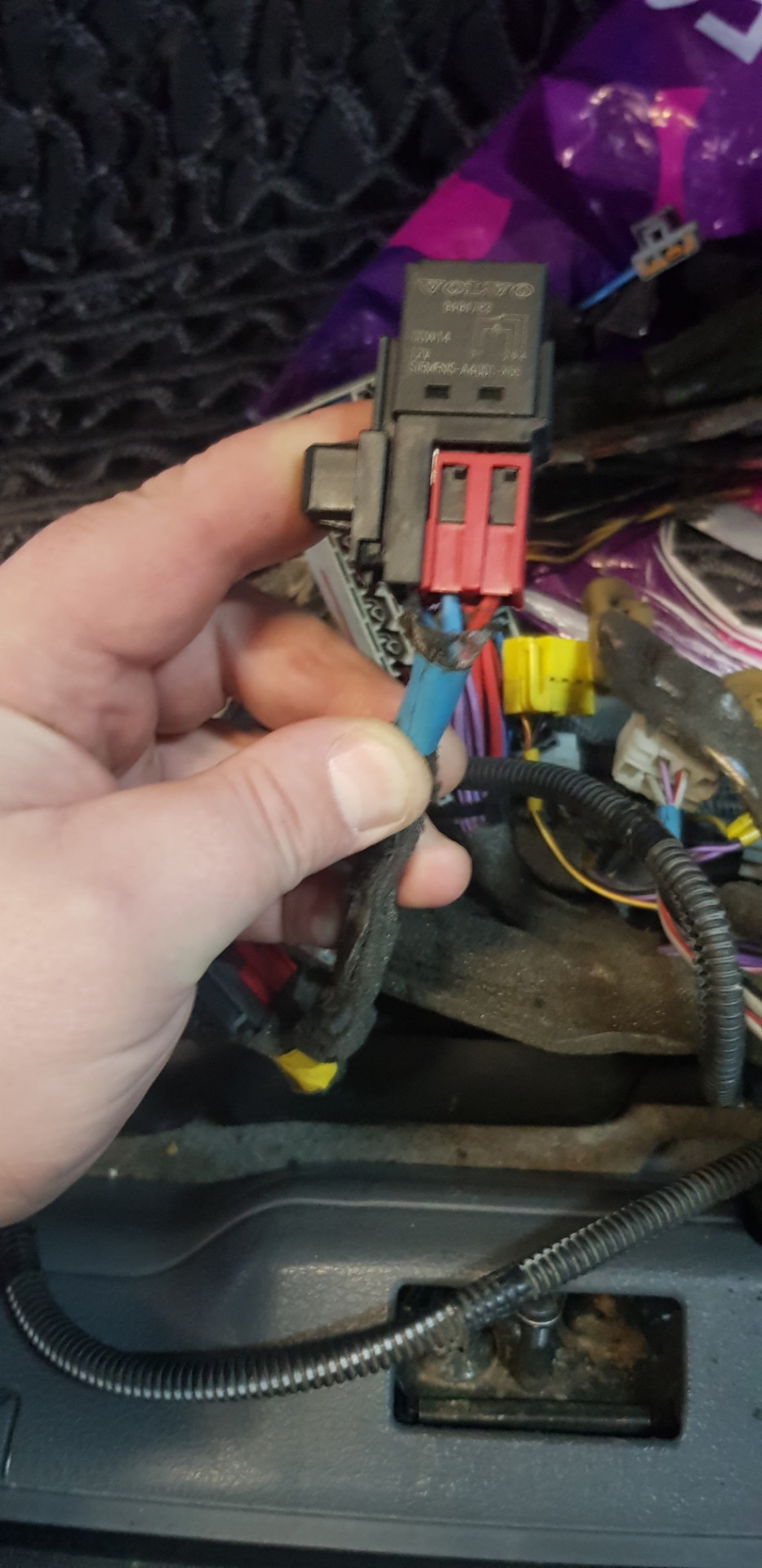 Салон ч.8 Protect Child Lock — Volvo S80 (1G), 2,4 л, 2003 года ...