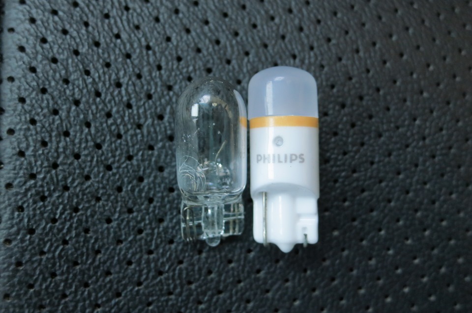 Фонарь освещения номерного знака Philips 127994000KX2 W5W — бортжурнал ...