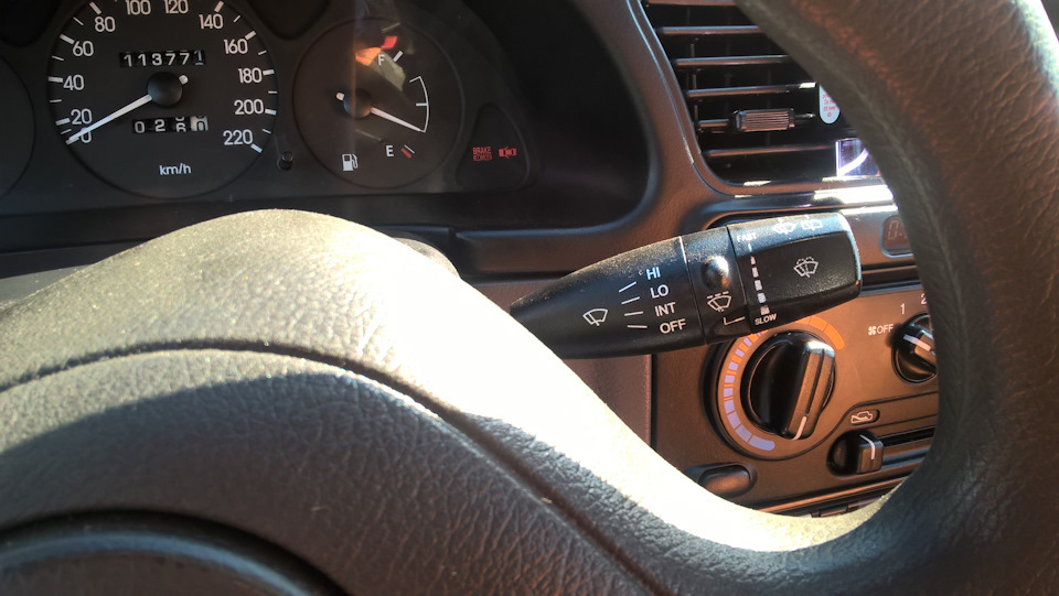 Регулировка паузы стеклоочистителя. — Chevrolet Lanos, 1,5 л, 2007 года ...